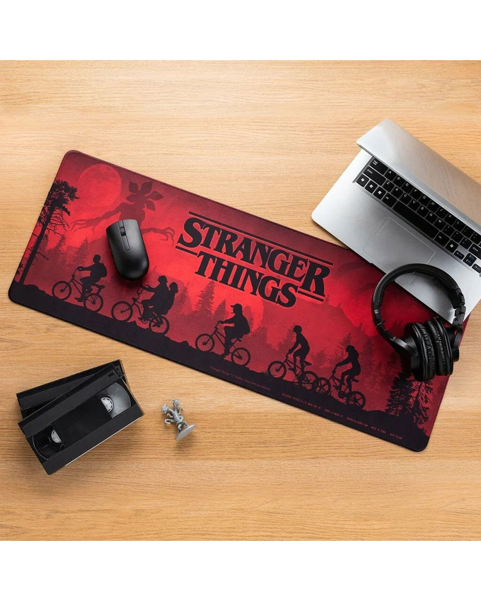 Podloga Paladone Stranger Things - Classic Logo - Desk Mat XL | Games ...